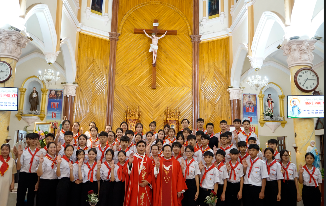 Giáo Xứ Đại Lợi: Sa Mạc Thực Hành Và Thánh Lễ Thành Lập Xứ Đoàn Maria Goretti | Giáo Phận Thanh Hóa